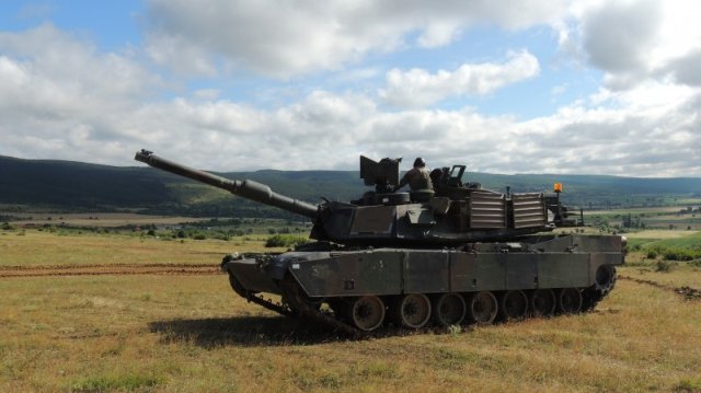 Военна техника кръстосва България по земя и въздух Bgonair